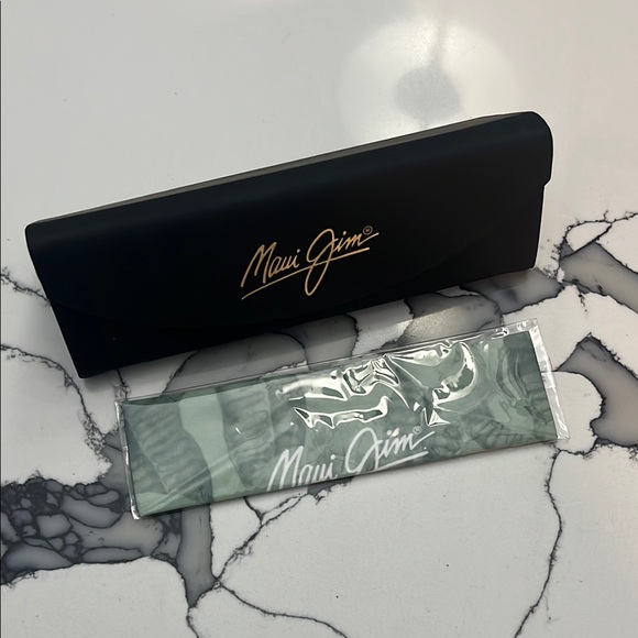 Maui Jim | Accessories | Maui Jim Black Sunglasses Case With Gold Logo ...